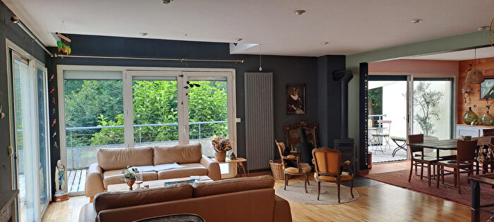 Maison à vendre - Ougney-Douvot - 10 pièces - 4 chambres