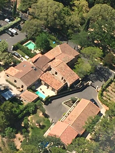 Appartement à louer - Aix-en-Provence - 3 pièces - 2 chambres