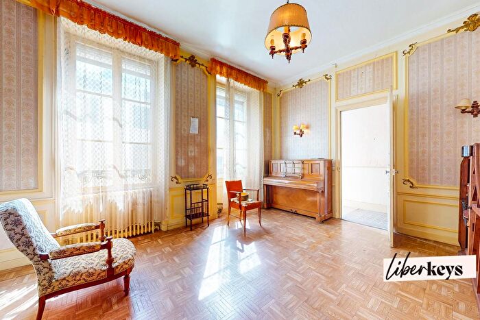 Reims, Centre-ville - Maison 8 pièces à vendre