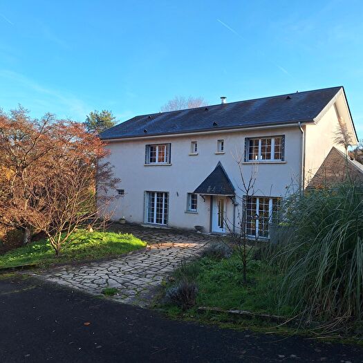 Maison à vendre - Saint-Sernin-du-Bois - 8 pièces - 4 chambres