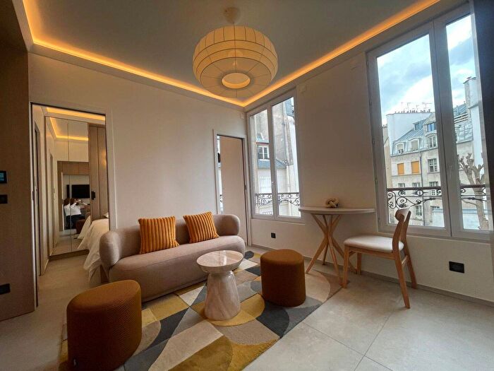 Appartement à louer - Saint Germain des Prés, Paris ème arrondissement - 2 pièces - 1 chambre