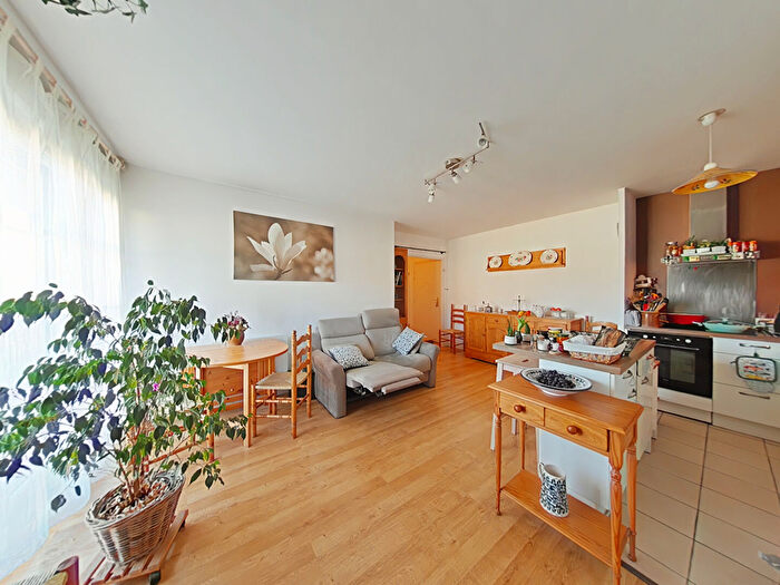 Appartement 3 pièces à vendre - Fontenay-le-Fleury, Chapelle Saint-Jean