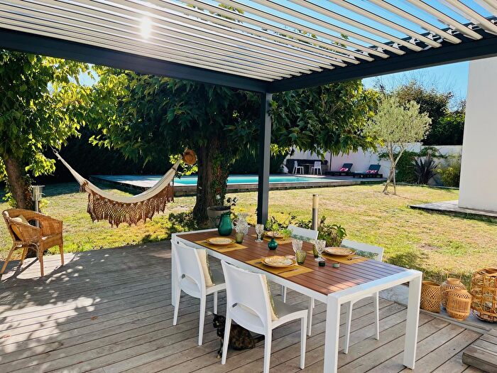Maison 6 pièces à Montussan, à vendre