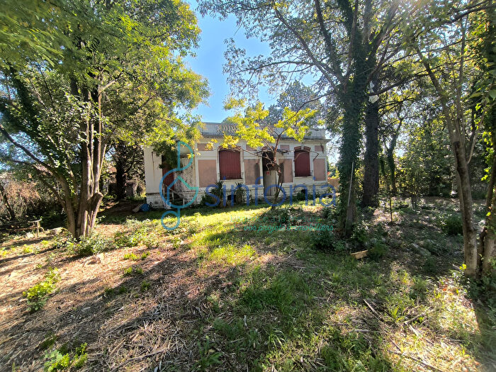 Maison à vendre - Saint-Geniès-de-Malgoirès - 6 pièces - 4 chambres