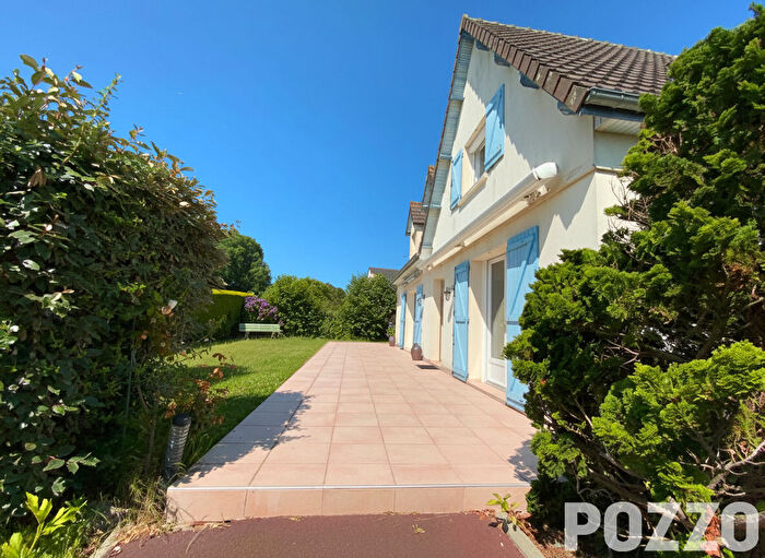 Anctoville-sur-Boscq : Maison 7 pièces à vendre