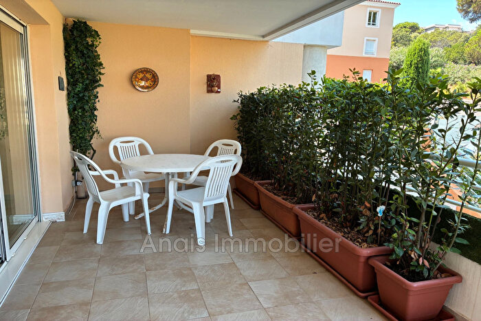 Appartement 3 pièces à louer à Cavalaire-sur-Mer, Centre-ville