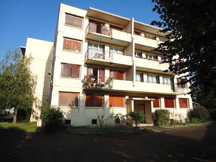 Appartement à louer - Le Village, Vaulx-en-Velin - 3 pièces - 2 chambres