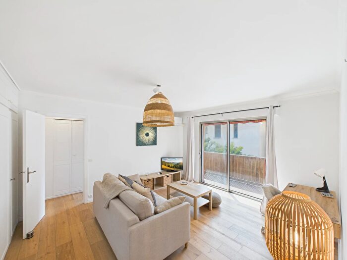 Appartement à vendre - Antibes, Juan-les-Pins, Le Cap - 2 pièces - 1 chambre