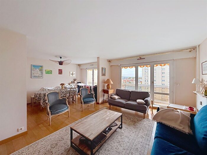 Reims, Europe, Chemin Vert : Appartement 5 pièces à louer