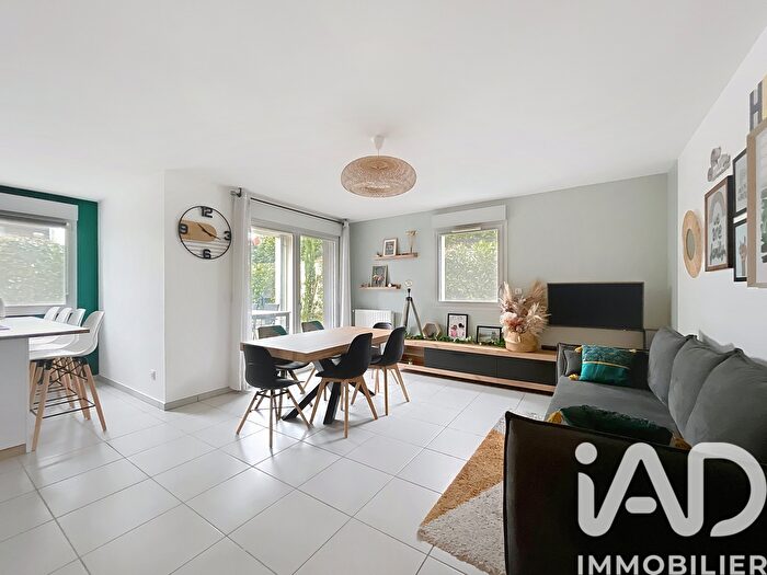 Appartement à vendre - Corbas - 4 pièces - 3 chambres