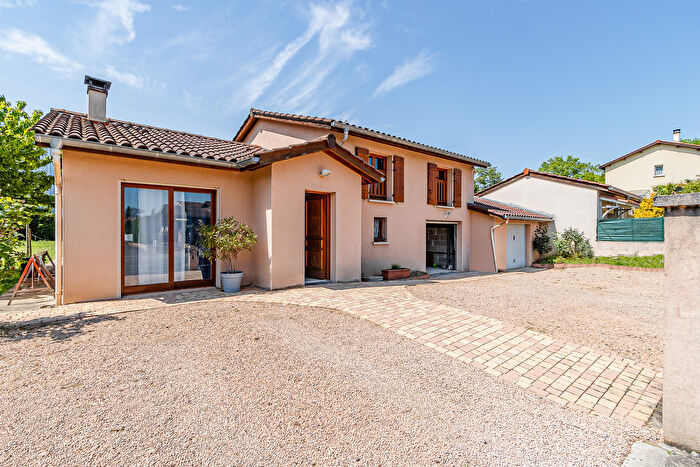 Pouilly-le-Monial : Maison 5 pièces à vendre