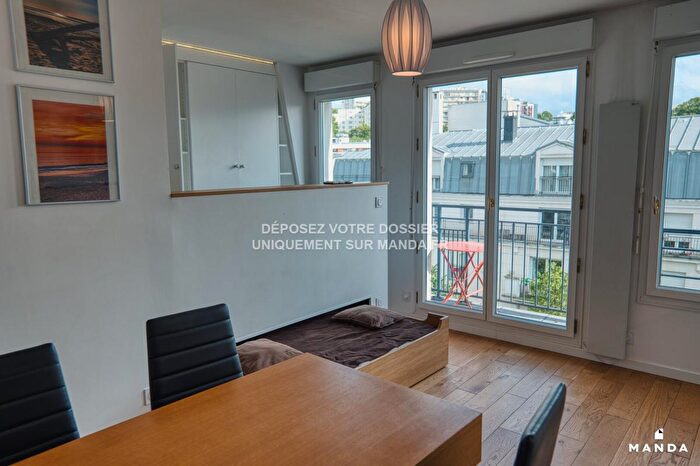 Issy-les-Moulineaux, Les Iles, La Ferme : Appartement 1 pièce à louer
