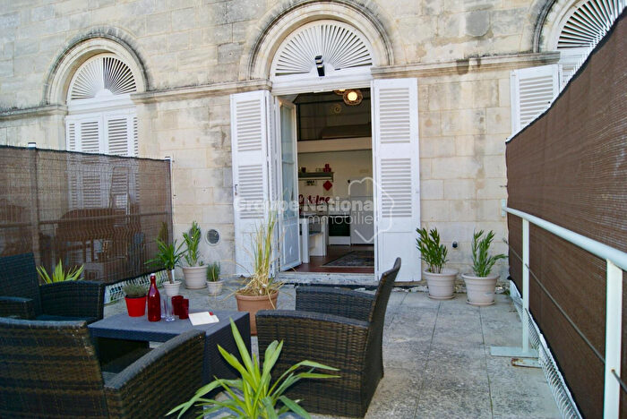 Appartement à vendre - Beaucaire, Centre-ville - 1 pièce - 1 chambre