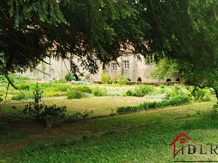 Maison 13 pièces à Chassigny, à vendre