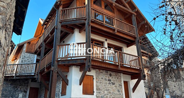 Maison à vendre - Puy-Saint-Vincent - 6 pièces - 5 chambres