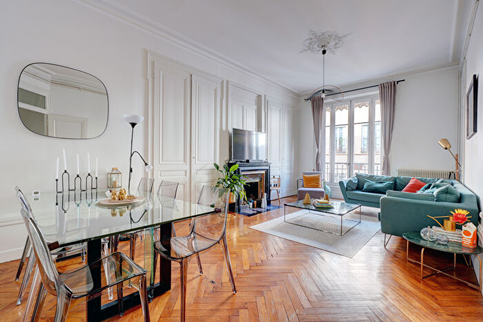 Appartement à vendre - Lyon e , Tête dOr, Vitton - 4 pièces - 2 chambres