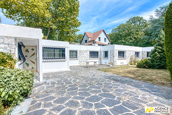 La Celle-Saint-Cloud, La Chataigneraie : Maison 5 pièces à louer