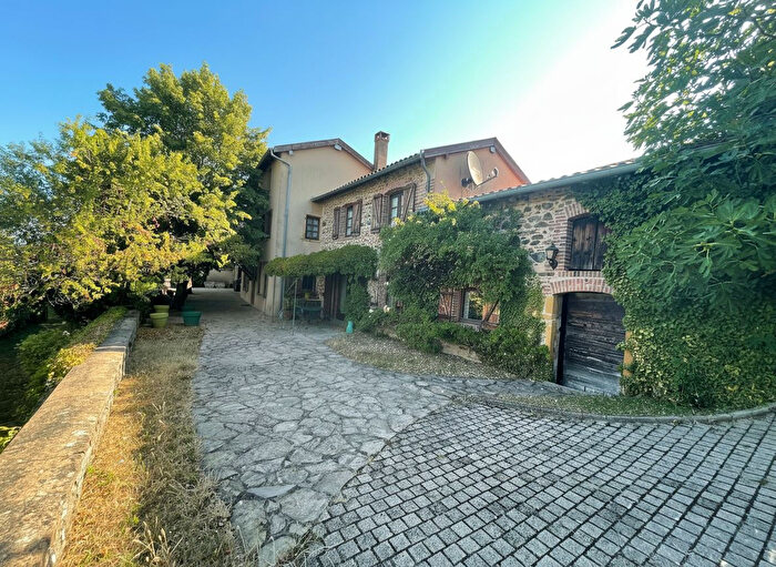 Sain-Bel : Maison 9 pièces à vendre