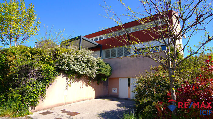 Maison à vendre - LIsle-dAbeau, Côteau de Chasse - 5 pièces - 2 chambres
