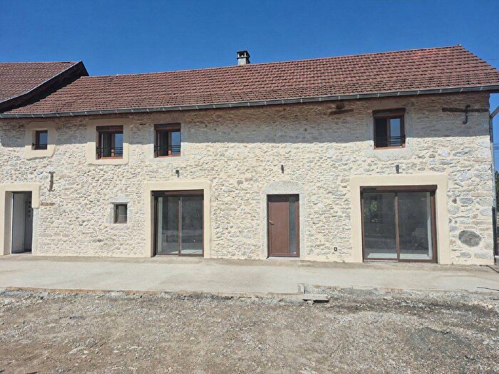 Maison 5 pièces à Saint-Baudille-de-la-Tour, à louer