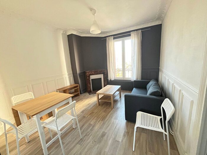 Appartement à louer - Gallieni-De Lattre de Tassigny, Épinay-sur-Seine - 3 pièces - 2 chambres