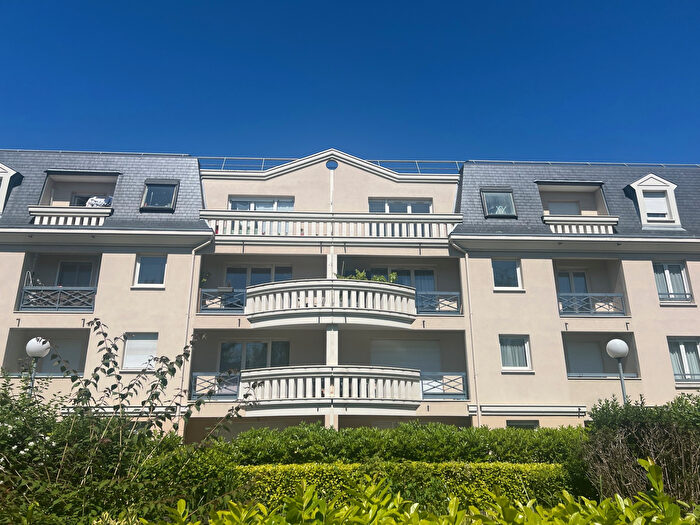 Chelles, Centre-ville, Gare, Abbesses : Appartement 3 pièces à vendre