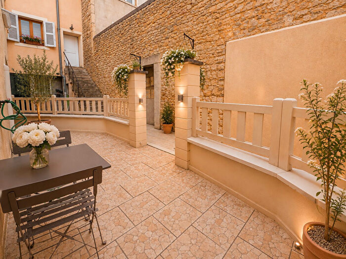 Maison 4 pièces à Villefranche-sur-Saône, Centre-ville, à vendre
