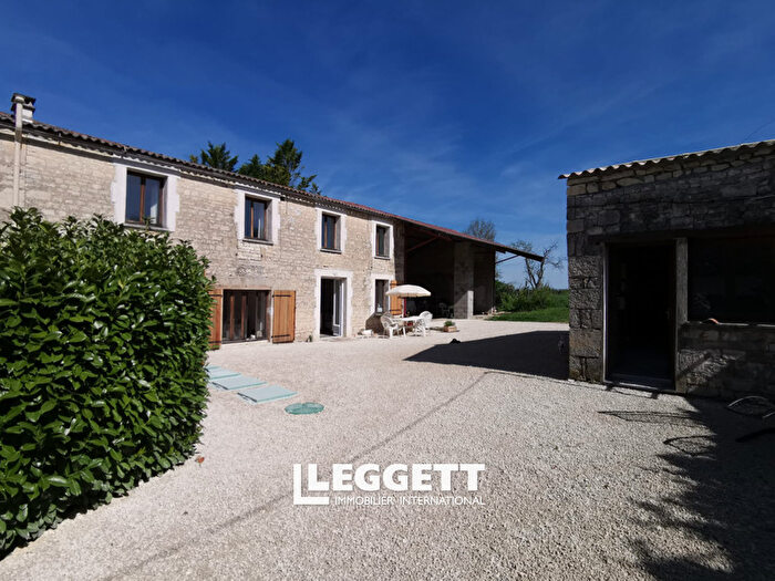 Maison à vendre - Dampierre-sur-Boutonne - 8 pièces - 6 chambres