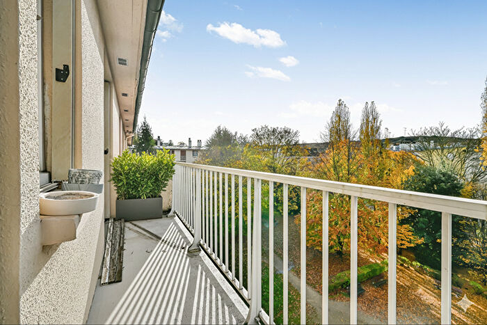 Appartement à vendre - Chaville, Ursine - 3 pièces - 2 chambres