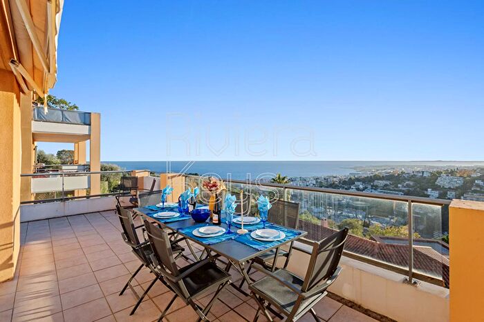 Appartement à vendre - Nice, Saint-Pierre de Feric - 3 pièces - 2 chambres