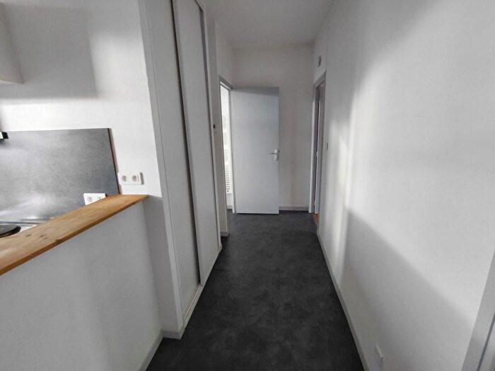 Appartement à louer - Clermont-Ferrand, Jaude, Fontgiève Saint-Alyre - 2 pièces - 2 chambres