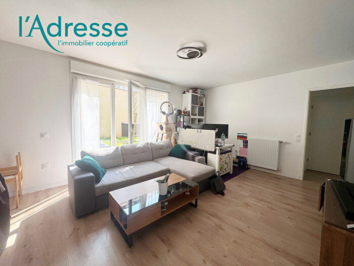 Noisy-le-Grand, Centre-ville : Appartement 3 pièces à vendre