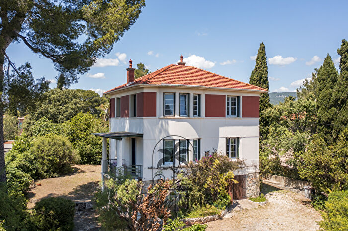 Maison à vendre - Sanary-sur-Mer, La Poussarague - 6 pièces - 4 chambres