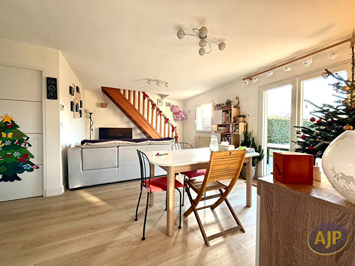 Maison à vendre - Sainte-Pazanne - 6 pièces - 5 chambres