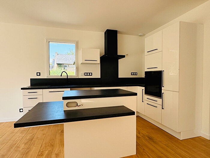 Maison à louer - Ercé-en-Lamée - 6 pièces - 4 chambres