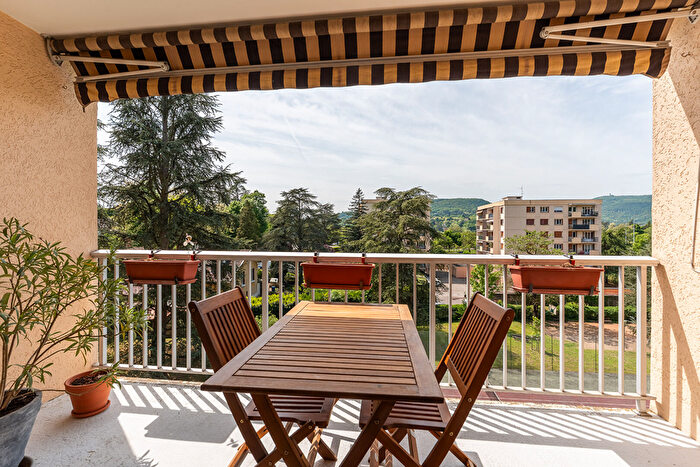 Fontaines-sur-Saône : Appartement 3 pièces à vendre