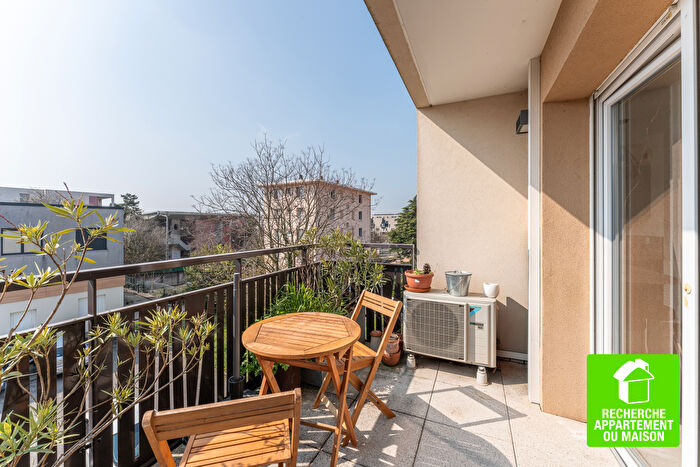 Appartement à vendre - Saint-Priest, Village - 4 pièces - 3 chambres