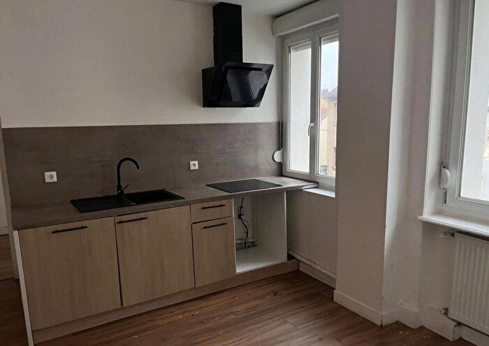 Appartement à louer - Forbach - 5 pièces - 4 chambres