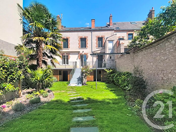 Orléans, La Cigogne : Maison 10 pièces à louer