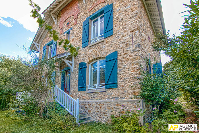Maisons à vendre et appartements à louer - 1