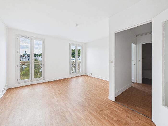 Appartement 2 pièces à vendre à Saint-Cyr-l'École, Gérard Philippe