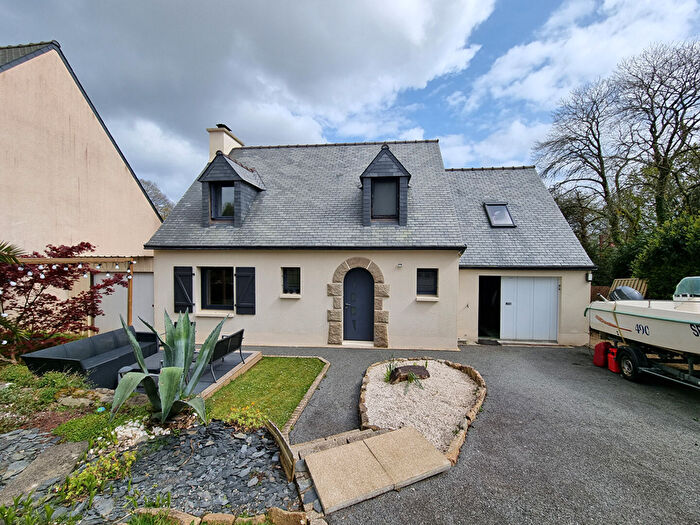 Maison à louer - La Forest-Landerneau - 6 pièces - 4 chambres