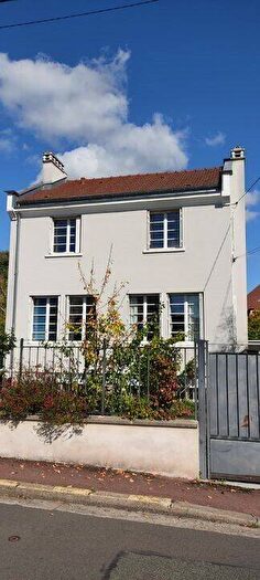 Appartement à louer - Sud, Le Mesnil-le-Roi - 1 pièce