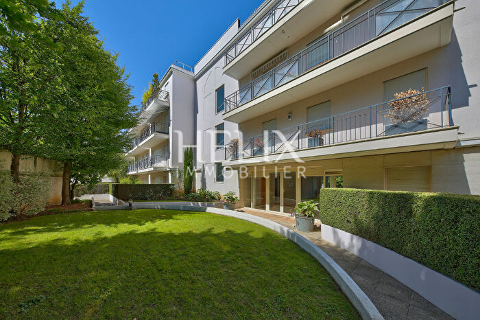 Appartement à louer - Le Vésinet, Coeur de Ville - 3 pièces - 2 chambres