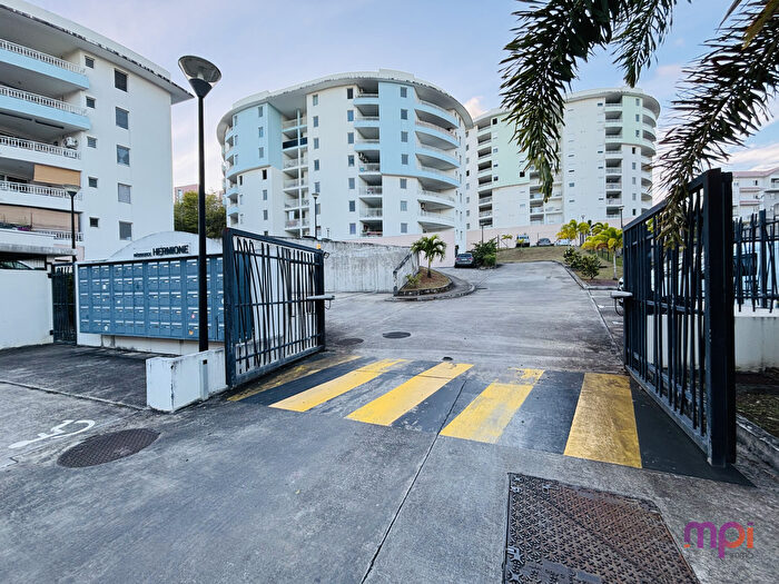 Appartement à vendre - Fort-de-France - 3 pièces - 2 chambres