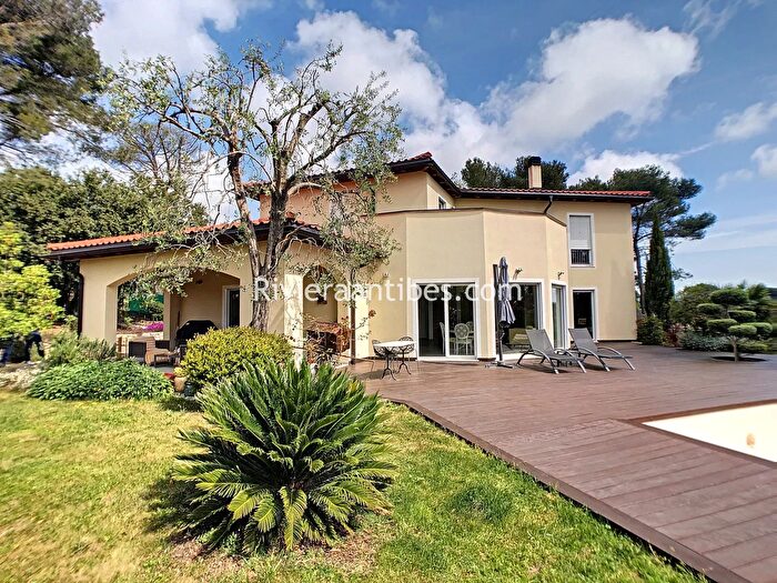 Maison à vendre - Antibes, Rabiac, Carriat, Les Semboules, Les Brusquets - 7 pièces - 4 chambres