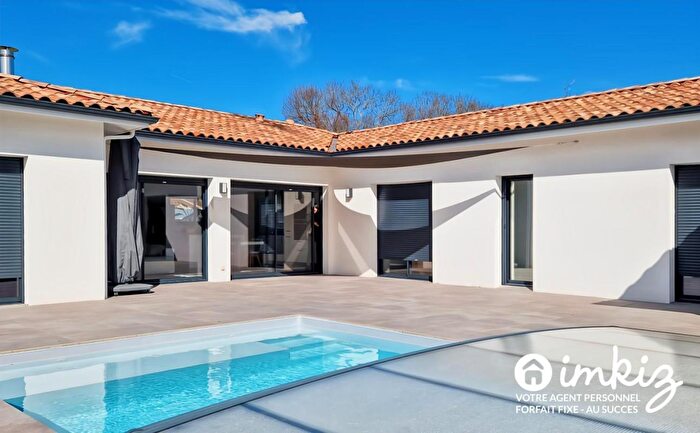 Maison à vendre - Saint-Pierre-du-Mont - 5 pièces - 4 chambres