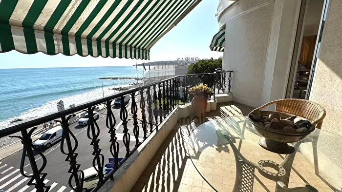 Appartement à vendre - Menton, Hôtel de Ville, Vieille Ville, Musée, Madone, Carnolès - 3 pièces - 2 chambres