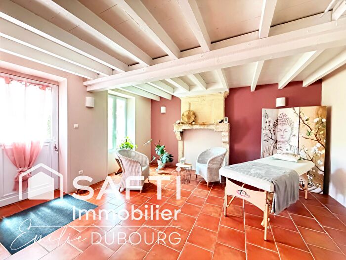 Maison 7 pièces à Lugasson, à vendre