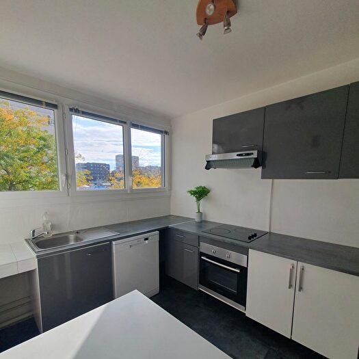 Appartement 4 pièces à Fleury-les-Aubrais, à vendre